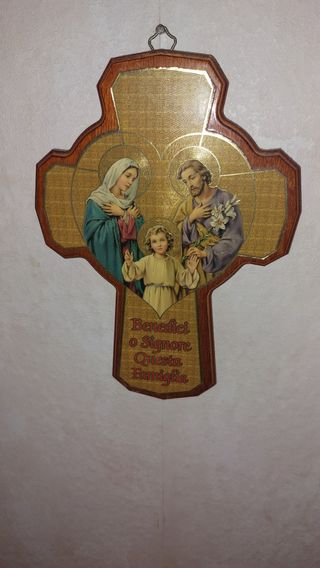Croce in legno con immagine sacra