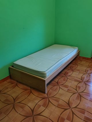 Letto singolo con materasso