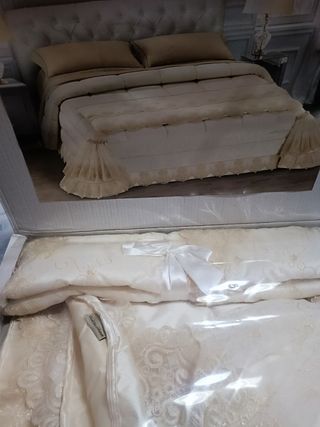 trapunta matrimoniale con pizzo  e ricami