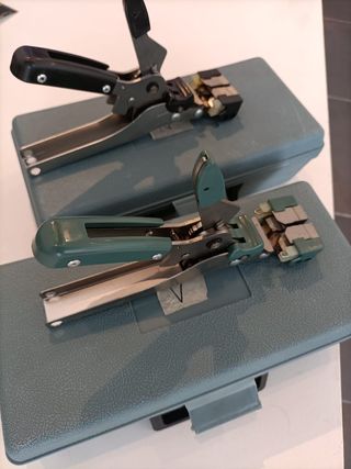 Strumento per crimpatura