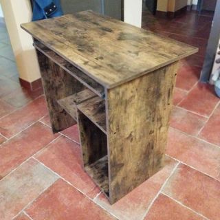 Scrivania per computer