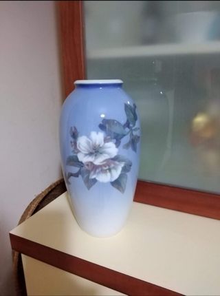 Vaso decorativo per fiori in porcellana