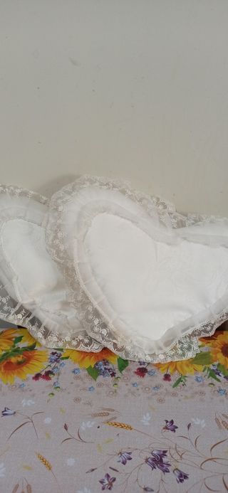 Cuscini d'arredo bianchi