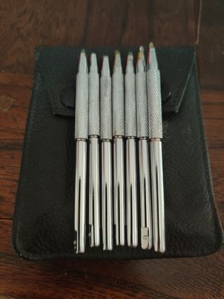 attrezzature per orologiai