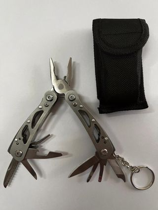 Pinza multiuso a portachiave