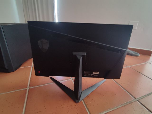 Monitor MSI OPTIC G273 27" 165HZ NVIDIA V-SYNC de segunda mano por 180 ...