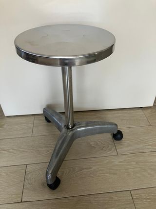 Sgabello in acciaio