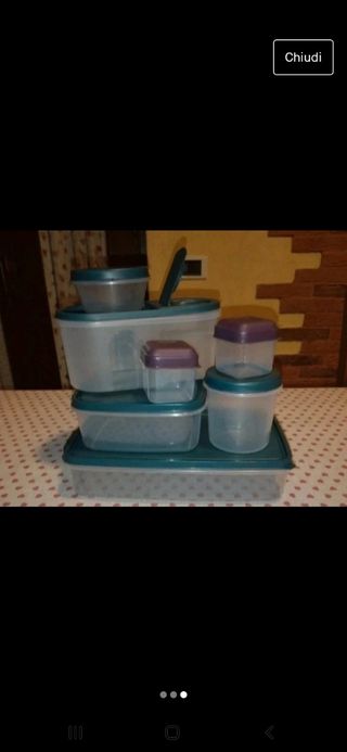 25 contenitori in plastica  varie misure