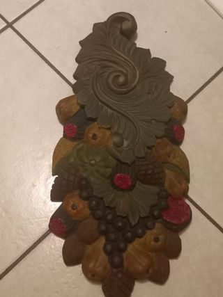 Decorazione vintage frutta in legno intagliato