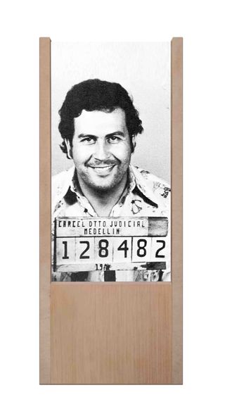 Lampada da tavolo in legno Pablo Escobar