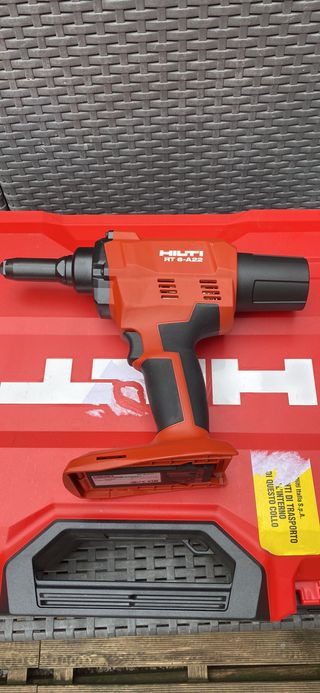 Rivettatrice Hilti