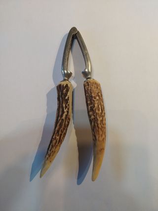 schiaccianoci manici corno vintage particolare