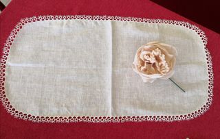 Centrino in finissimo lino