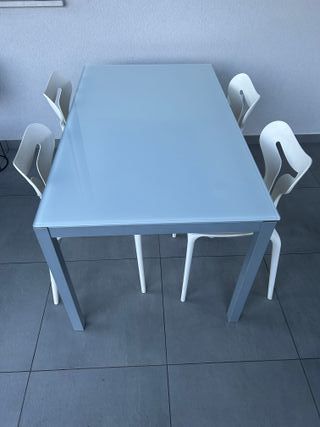 Tavolo da pranzo allungabile con 4 sedie