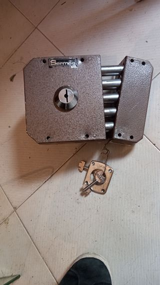 serratura vintage in ottimo stato con 2 chiavi