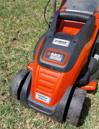 rasaerba elettrico BLACK DECKER 1400 W 40 litri