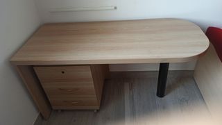Scrivania estendibile con cassettiera