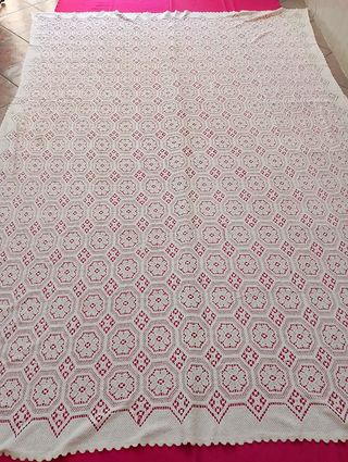 Copriletto ricamato a macchina