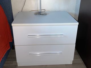 Cassettiera e coppia di comodini