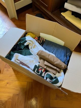 Caja de ropa segunda mano