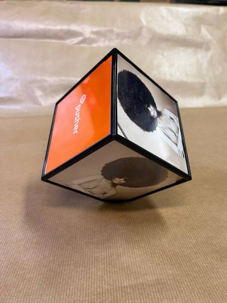 Cornice Portafoto Cubica Rotante