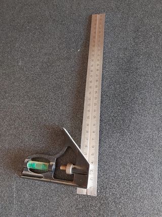 squadra combinata con livella