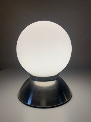 lampada a sfera per comodino