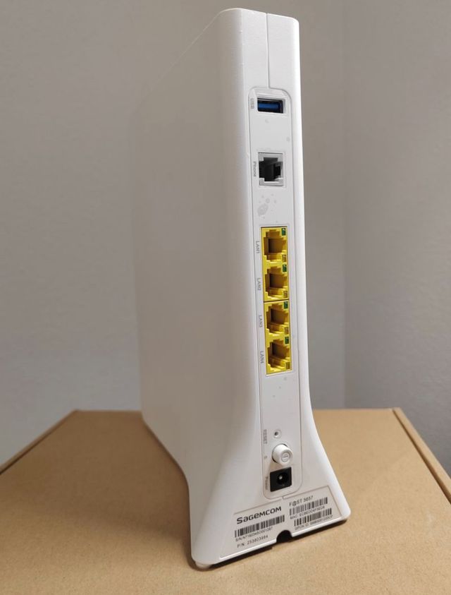 Router Sagemcom fast 5657 de segunda mano por 20 EUR en Santander en ... Router Sagemcom fast 5657 de segunda mano por 20 EUR en Santander en ...