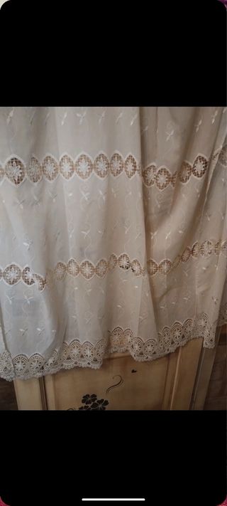 4 tende  antiche ricamate 2,60×2 ,00 ciascuna