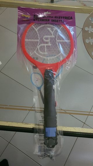 Racchetta antizanzare