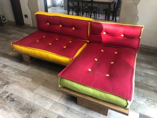 Divano artigianale in legno