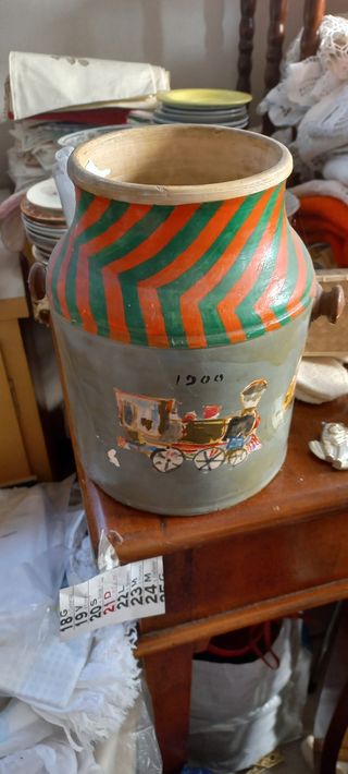 vecchissimo vaso in terracotta