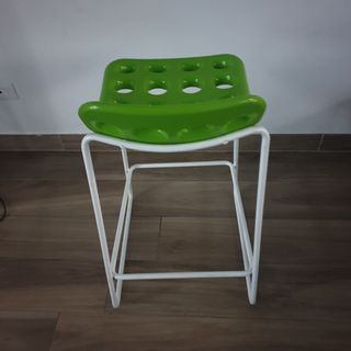 n.2 sgabelli design firmati