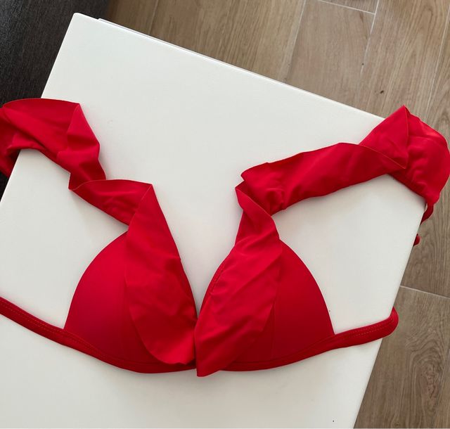 Parte De Arriba De Bikini De Segunda Mano Por 1 Eur En Madrid En Wallapop