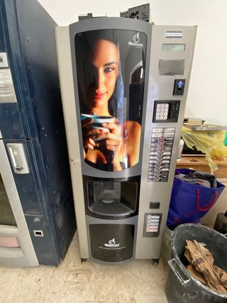 Distributore Automatico caffe e bevande 5pz