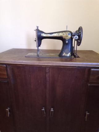 MACCHINA DA CUCIRE ANNI 40