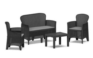 1 divano e 2 poltrone+ tavolino