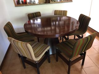 Tavolo allungabile e sedie