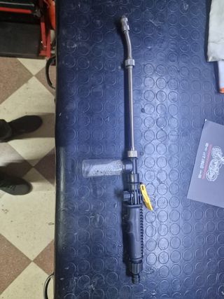 Lancia a pressione liquidi