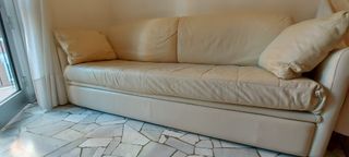 Divano in pelle con letto singolo
