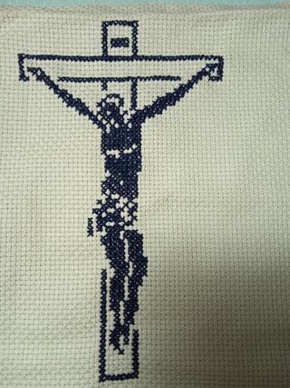 Crocifisso a punto croce stilizzato mono