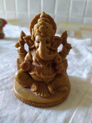 Varie statuine orientali