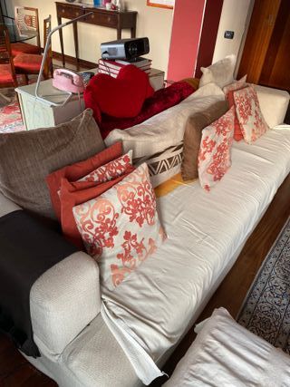 Divano lineare 250 cm  con  pouf beige