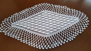 Centrino Uncinetto Ovale