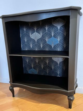 Piccolo mobile a ripiani rivisitato