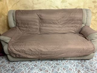 divano a tre posti