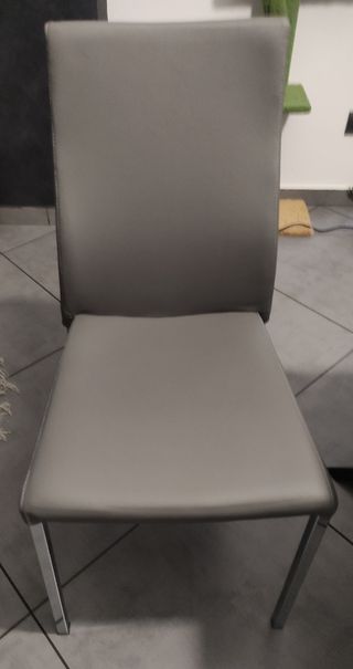 4 sedie in ecopelle grigie nuove