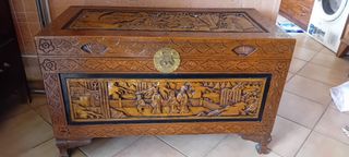 Antica cassa in legno I tarsiata a mano