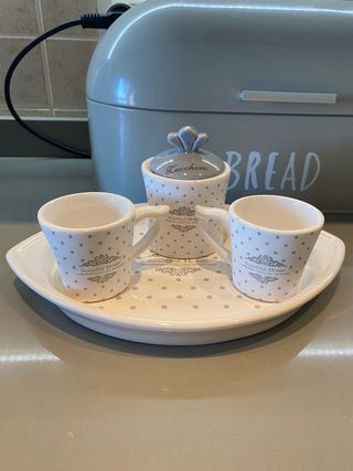 Set tazzine e cassonetto