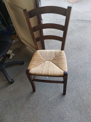 n.3 sedie in legno impagliate